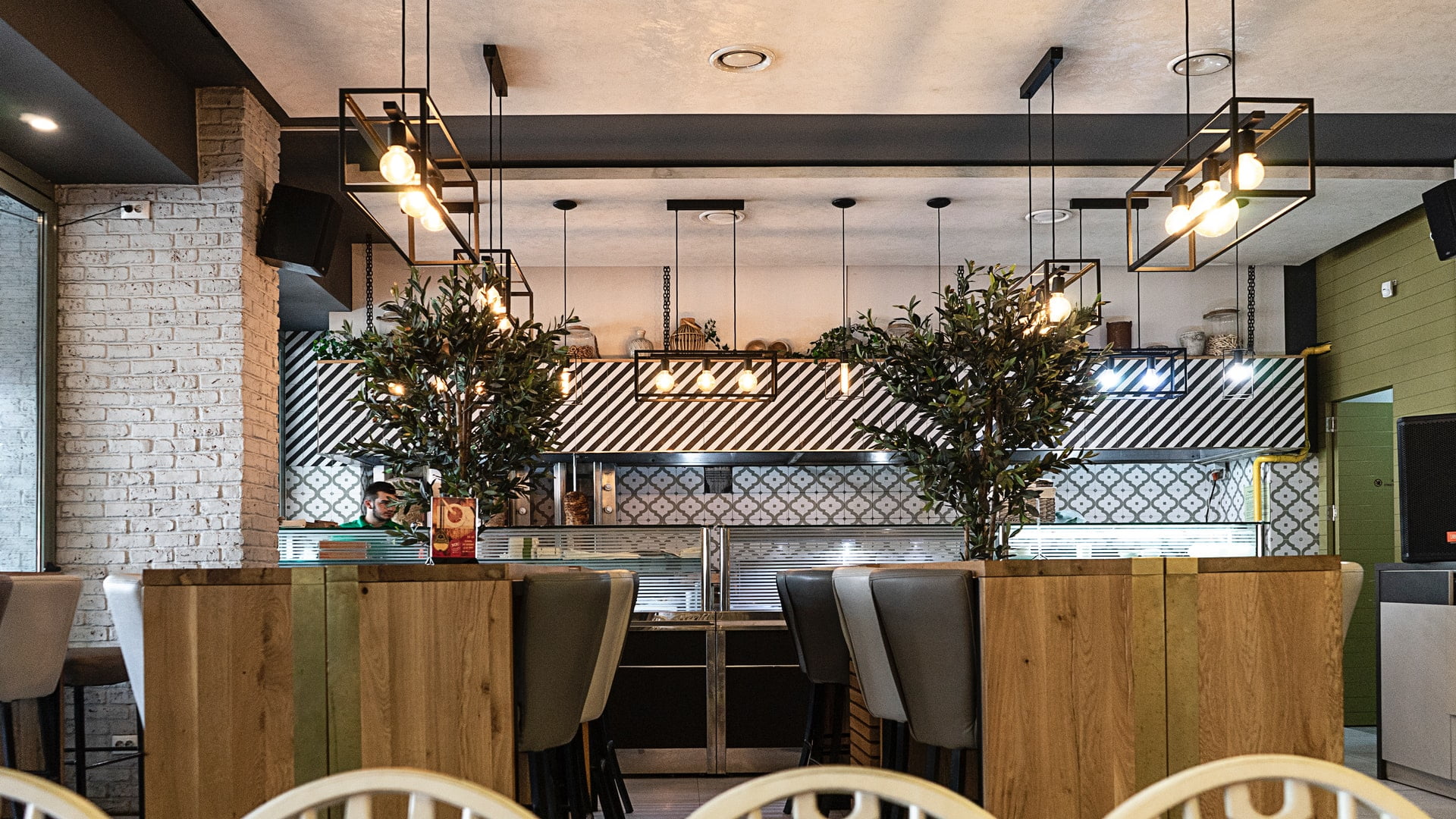 Simple Ways to Improve Your Restaurant - FATEH World News